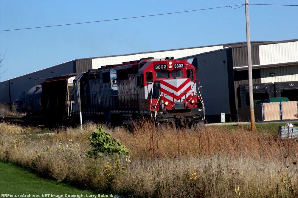 WSOR 3802 3812 setting out empty flats